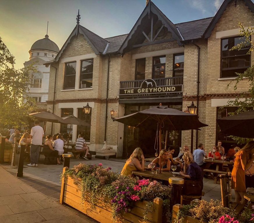 Summer Gardens – Mosaic Pub and Dining